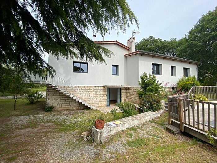 Maison 7 pièces à Château-Arnoux-Saint-Auban, à vendre