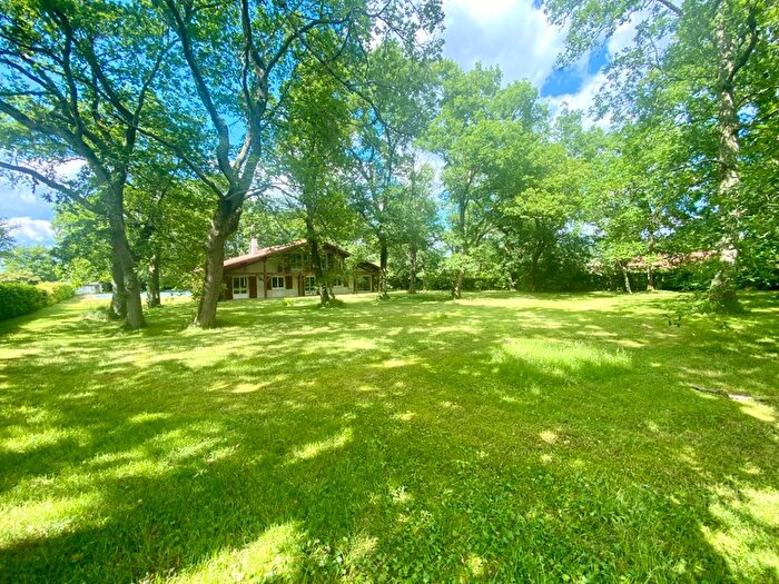 Maison à vendre - Saint-Pierre-du-Mont - 7 pièces - 5 chambres