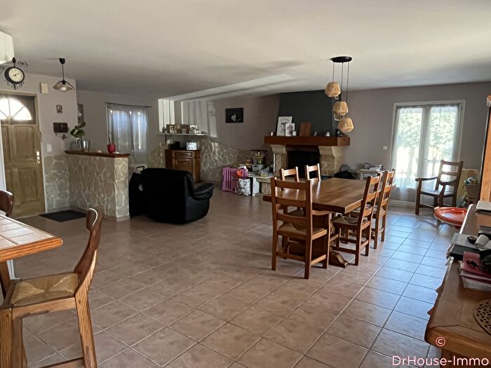 La Tour-du-Crieu : Maison 4 pièces à vendre
