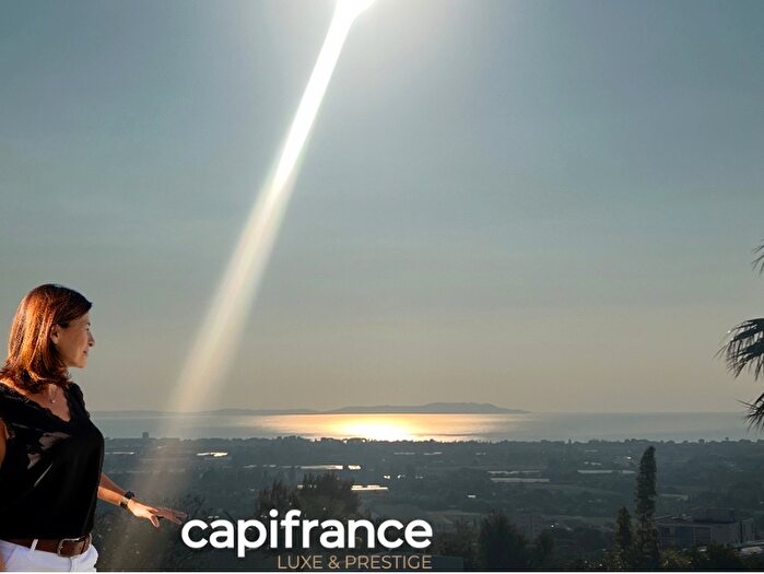 Maison à vendre - Hyères, Pyanet - 8 pièces - 6 chambres