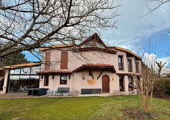 Maison à vendre - Bias - 14 pièces - 7 chambres