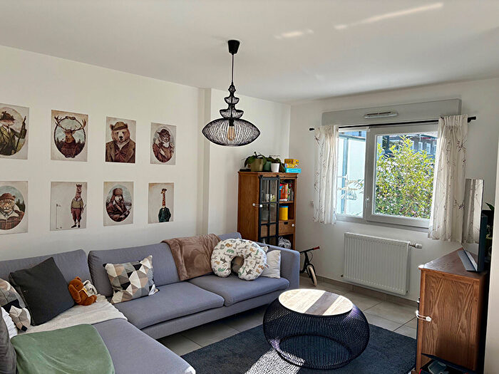 Appartement à vendre - Saint-Pierre-en-Faucigny - 4 pièces - 3 chambres