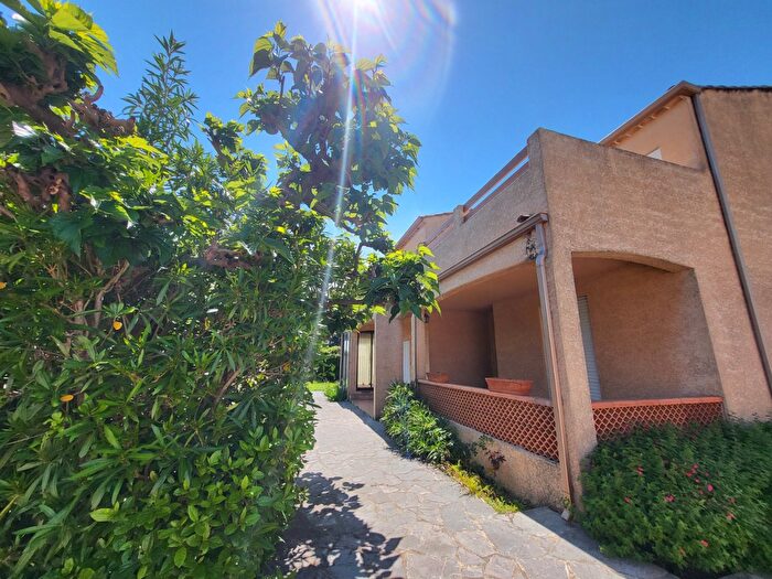 Maison à vendre - Vias, Ville - 5 pièces - 3 chambres