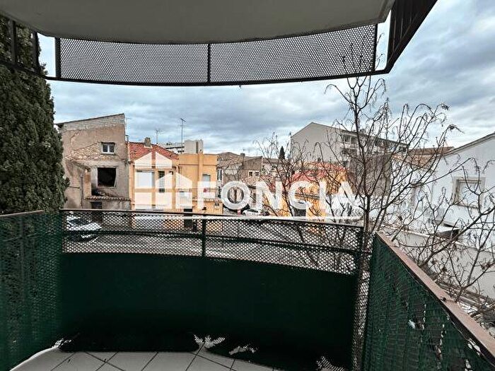 Appartement à louer - Jardins de la Fontaine, Nîmes - 1 pièce