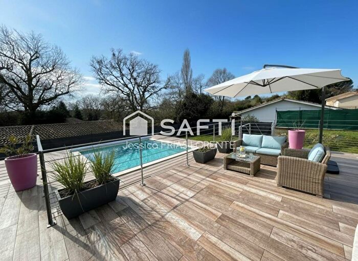 Maison à vendre - Fargues-Saint-Hilaire - 6 pièces - 4 chambres