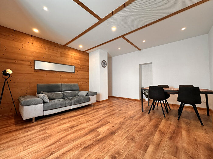 Appartement à vendre - Thyez - 3 pièces - 2 chambres