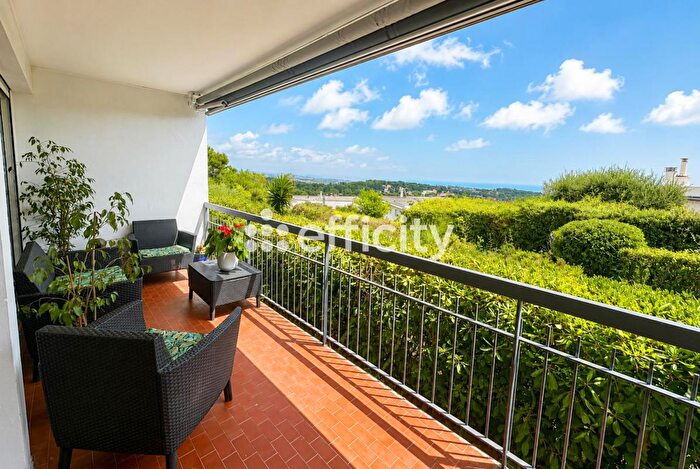 Appartement 5 pièces à vendre à Vallauris, Retenaou, Brusquets, Devens, Zone d'activité Saint-Bernard