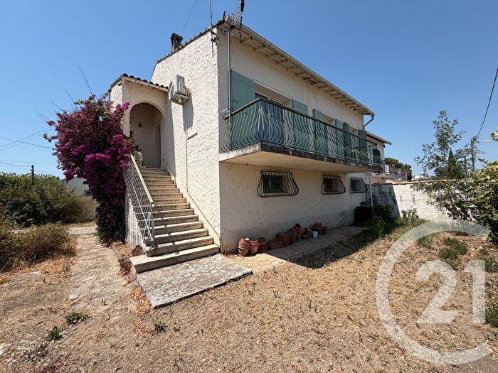 Maison 4 pièces à Arles, Pont de Crau, Moulès, à vendre