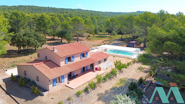 Maison à vendre - Signes - 6 pièces - 5 chambres