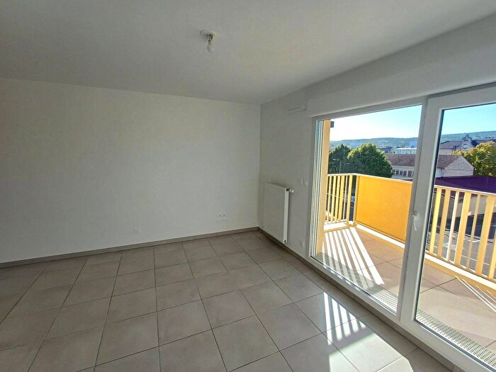 Appartement à louer - Ateliers SNCF, Chenôve - 2 pièces - 1 chambre