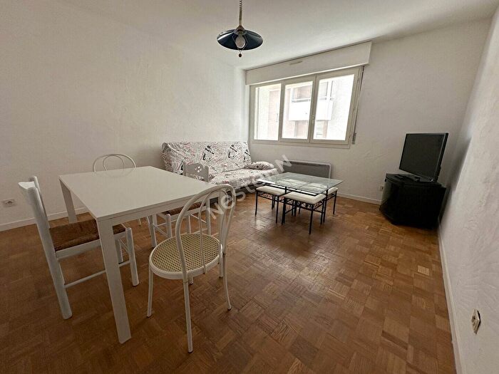 Appartement à louer - La Villette, Lyon ème arrondissement - 2 pièces - 1 chambre