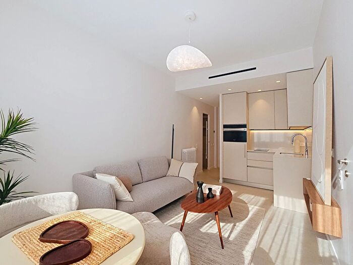 Appartement 2 pièces à vendre à Nice, Carré dor