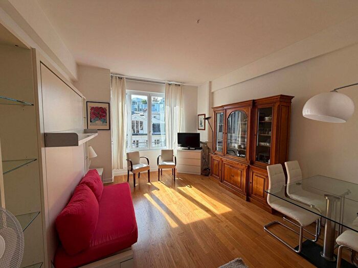 Appartement 1 pièce à louer à Paris 8ème arrondissement