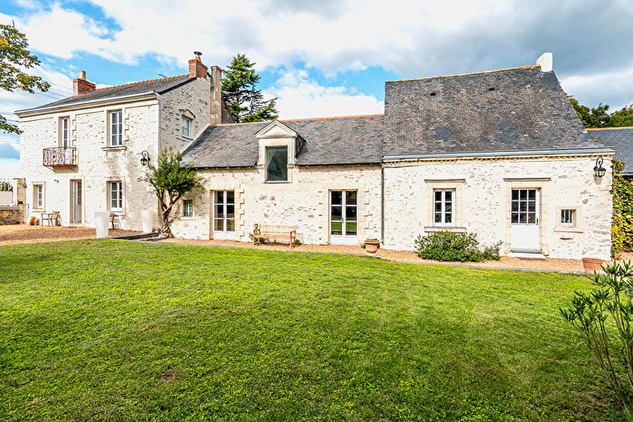 Maison à vendre - Briollay - 9 pièces - 5 chambres