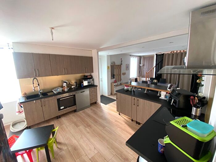 Maison à vendre - Gueugnon - 6 pièces - 5 chambres