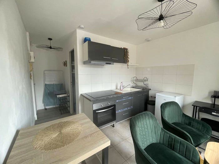 Faubourg d'Isle-Neuville, Saint-Quentin : Appartement 2 pièces à louer