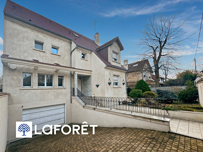 Maison à vendre - Villemoisson-sur-Orge - 10 pièces - 6 chambres