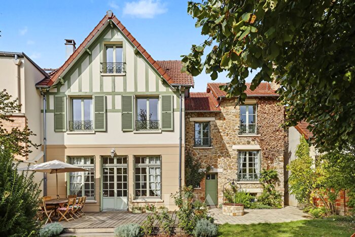 Le Chesnay, Saint-Antoine de Padoue : Maison 10 pièces à vendre
