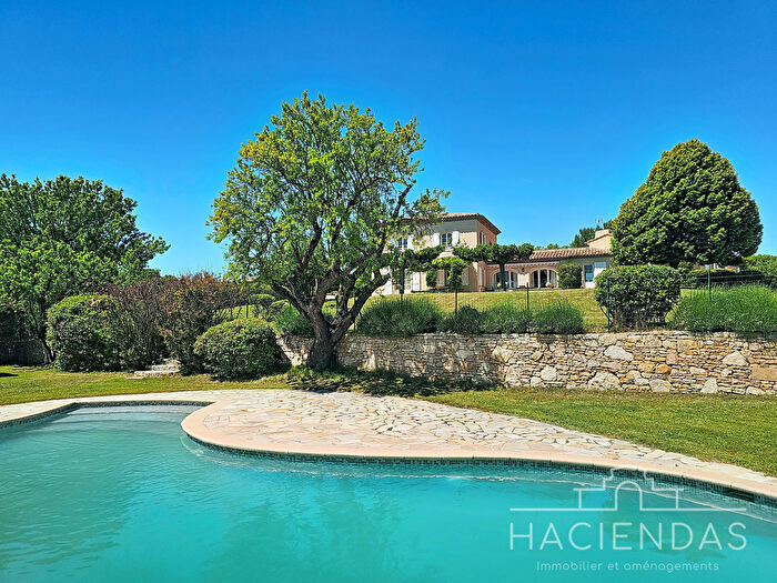Aix-en-Provence, Puyricard, Célony : Maison 8 pièces à vendre