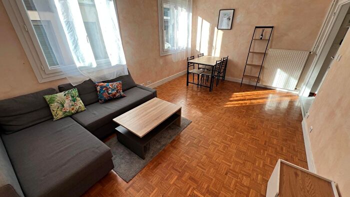 Appartement à louer - Chamalières, Centre-ville, Carrefour de lEurope - 2 pièces - 1 chambre