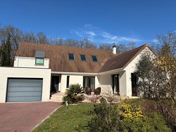 Maison 8 pièces à Noisy-sur-École, à vendre
