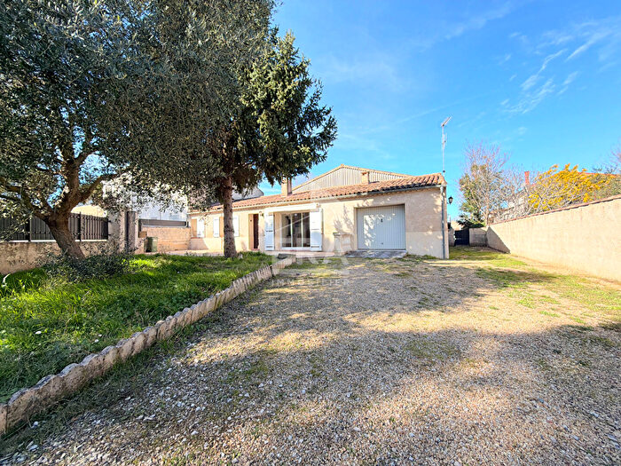 Maison à louer - Le Puy-Sainte-Réparade - 4 pièces - 3 chambres