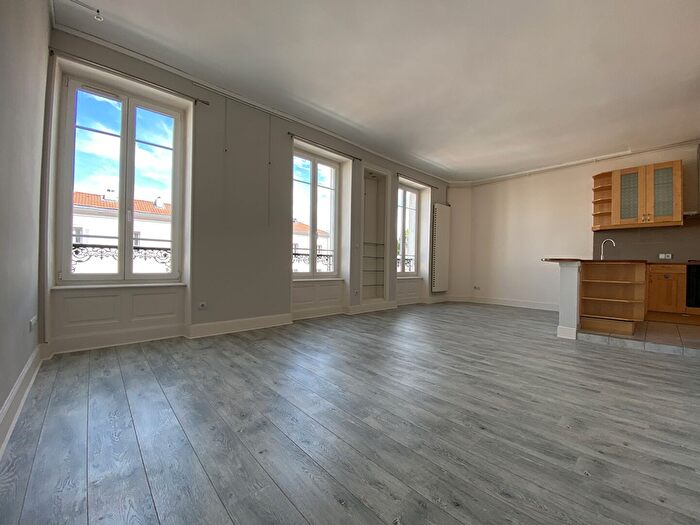 Appartement 3 pièces à louer à Clermont-Ferrand, Delille, Cathédrale, La Gare