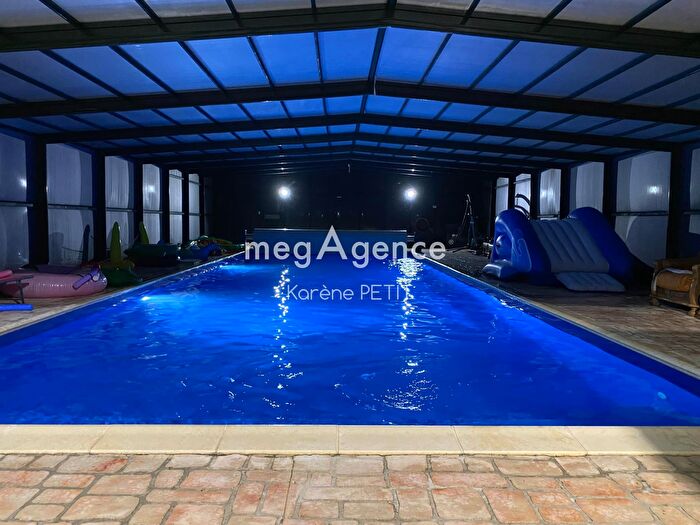 Maison à vendre - Beauvais, Centre-ville - 13 pièces - 7 chambres