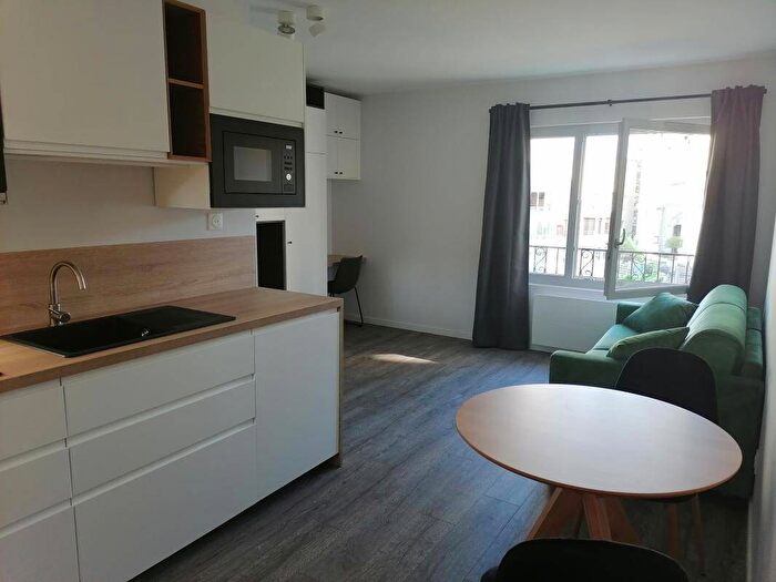 Appartement 1 pièce à louer à Centre Nord, Oullins-Pierre-Bénite