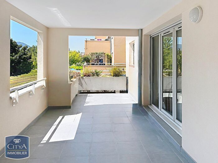 Appartement 3 pièces à Saint-Martin-le-Vinoux, à vendre