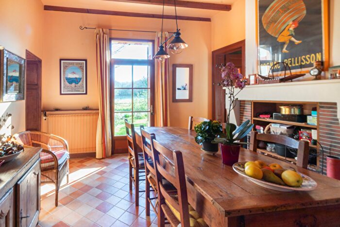 Maison à vendre - Pommiers-Moulons - 8 pièces - 4 chambres