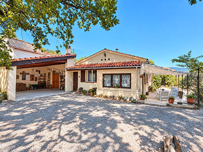 Maison 4 pièces à Château-Arnoux-Saint-Auban, à vendre