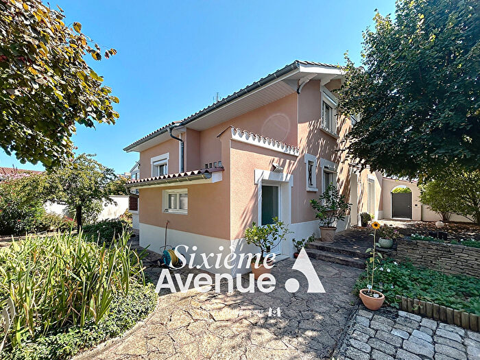 Maison à vendre - Décines-Charpieu, Centre-ville - 6 pièces - 4 chambres