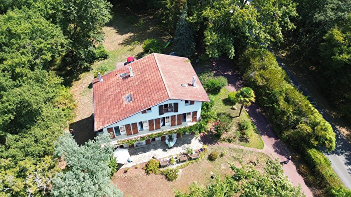 Maison 9 pièces à vendre à Villefranque