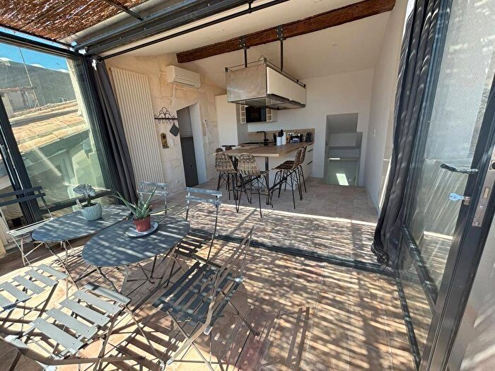 Appartement à louer - Centre Ville-Mejan-La Cité, Arles - 4 pièces - 3 chambres