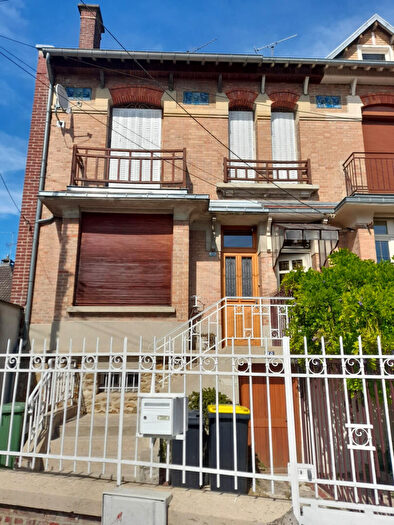 Maison à vendre - Chauny Centreville Chaussée Brouage Beauséjour - 4 pièces - 2 chambres