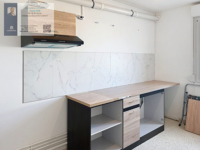 Palis : Maison 5 pièces à louer
