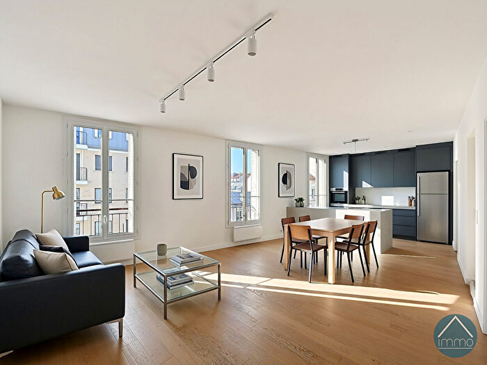 Asnières-sur-Seine, Centre-ville : Appartement 3 pièces à vendre