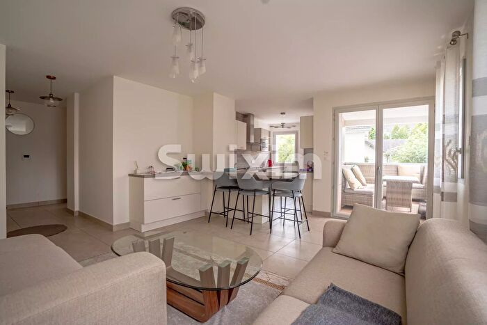 Appartement à louer - Ferney-Voltaire - 4 pièces - 3 chambres