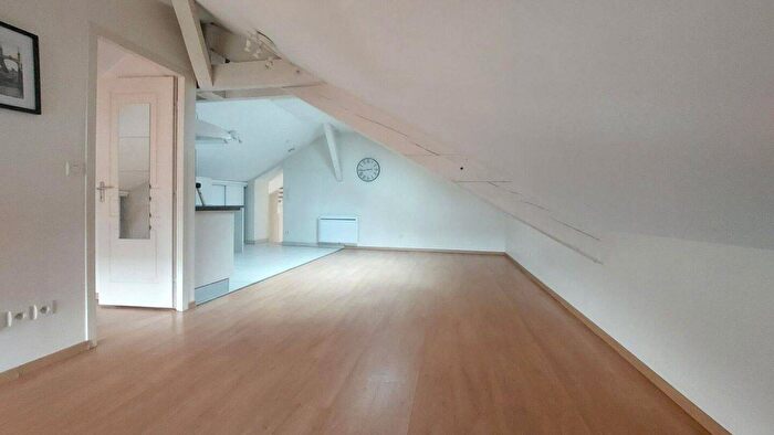 Appartement à louer - Centre et RN, La Verpillière - 2 pièces - 1 chambre