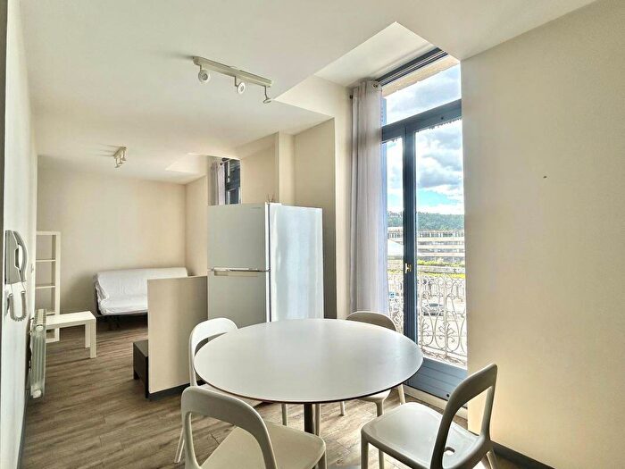 Centre Ville, Périgueux : Appartement 2 pièces à louer