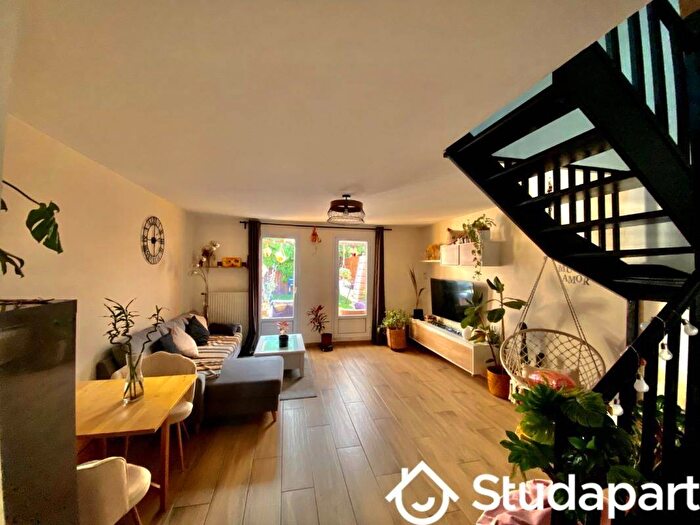 Appartement à louer - Le Terroir, Cergy - 1 pièce - 1 chambre