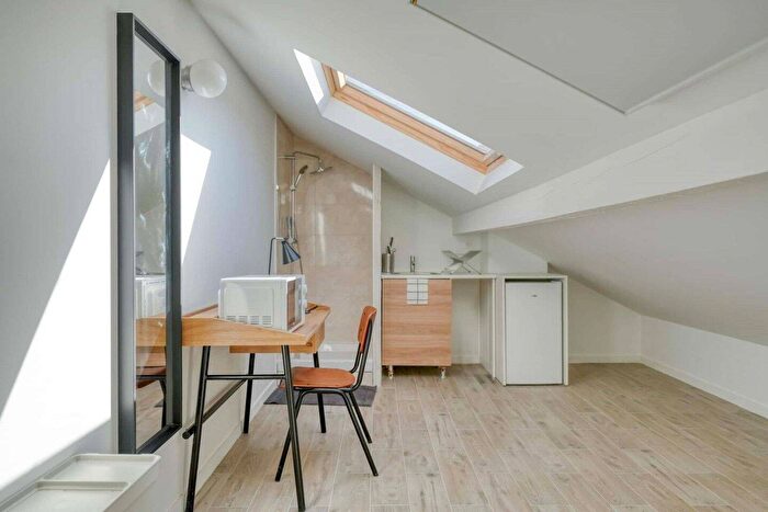 Mont-Mesly, Créteil - Appartement 1 pièce à louer