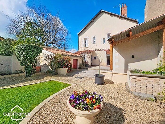 Maison à vendre - Thouars - 8 pièces - 6 chambres