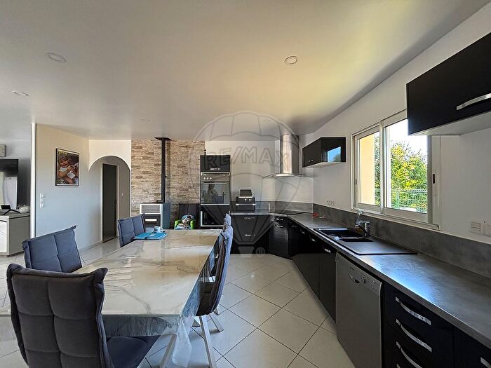 Maison à vendre - Saint-Sulpice-de-Royan - 4 pièces - 3 chambres