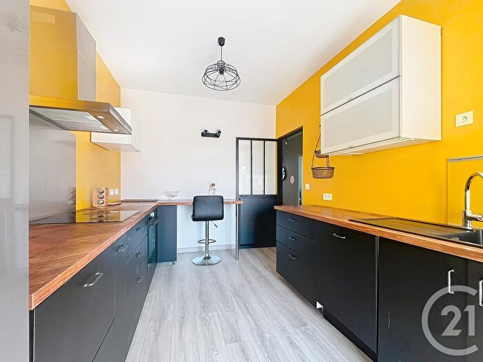 Appartement à louer - Béziers, Champ de Mars - 3 pièces - 2 chambres