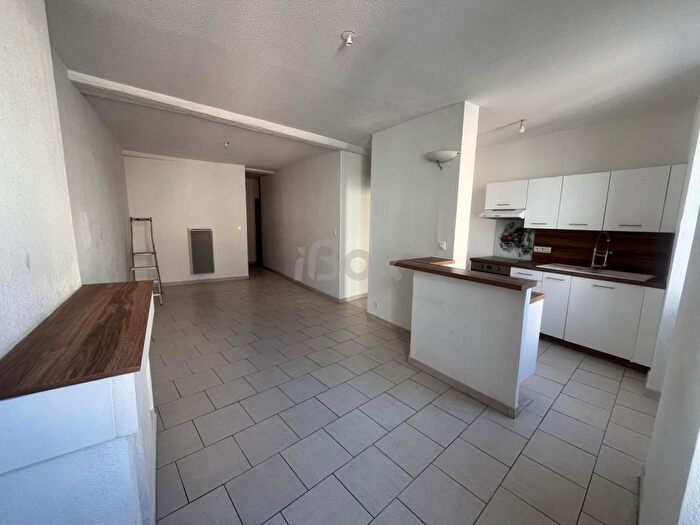 Appartement 2 pièces à Toulon, Saint-Roch, à louer