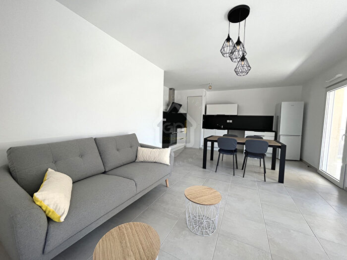 Appartement à louer - Arles, Griffeuille - 3 pièces - 2 chambres