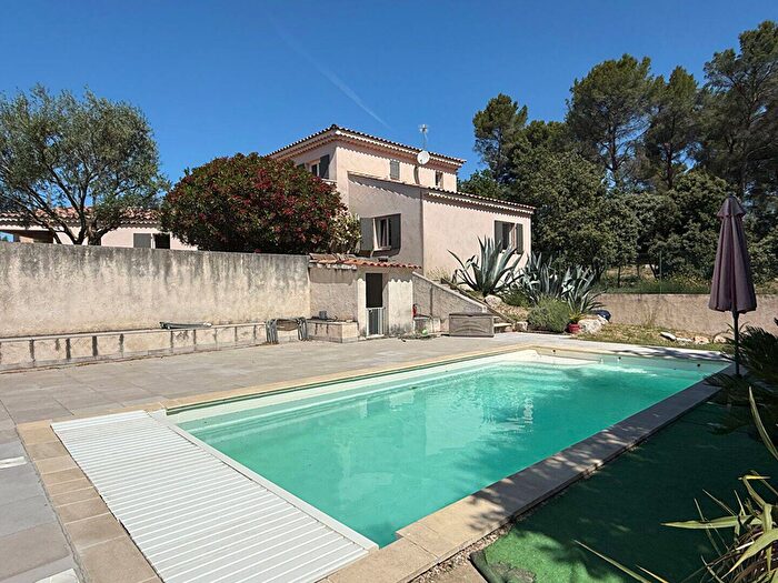 Maison 6 pièces à louer à La Roque-d'Anthéron