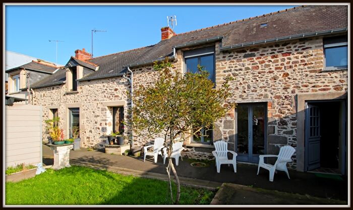 Maison 8 pièces à Châteauneuf-dIlle-et-Vilaine, à vendre